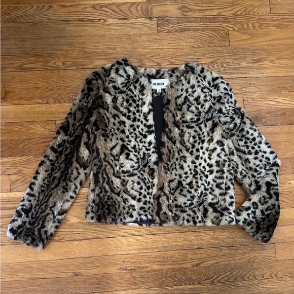 BB Dakota | Jackets & Coats | Nwt Faux Fur Cropped Leopard Print Jacket ...